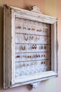 23 DIY Earring Holder [Easy To Make] – craftydiyers.com