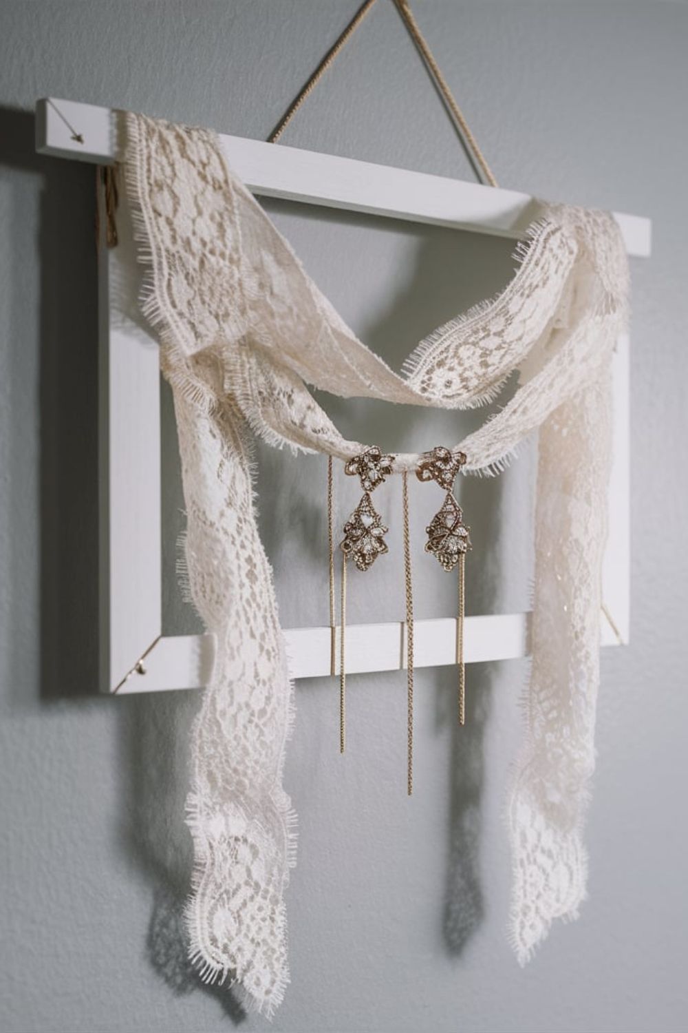 23 DIY Earring Holder [Easy To Make] – craftydiyers.com