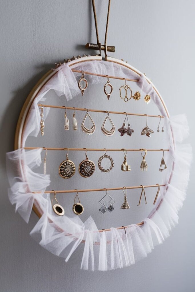23 DIY Earring Holder [Easy To Make] – craftydiyers.com