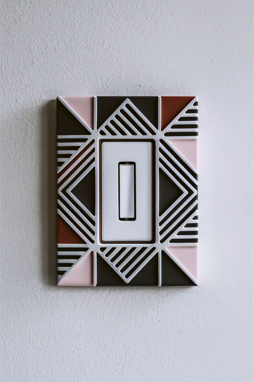 Top 20 Light Switch Covers DIY Paint [Easy To Make] – craftydiyers.com