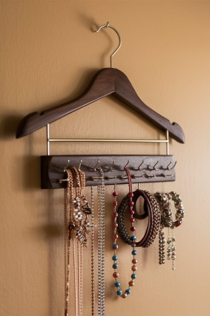 15 DIY Jewelry Holder Ideas [Make Within Minutes] – craftydiyers.com