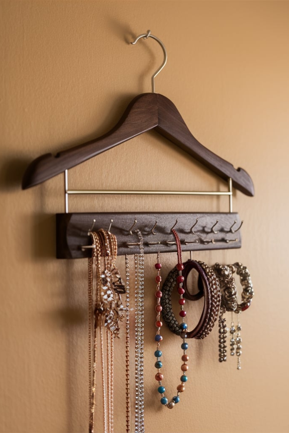 15 DIY Jewelry Holder Ideas [Make Within Minutes] – craftydiyers.com