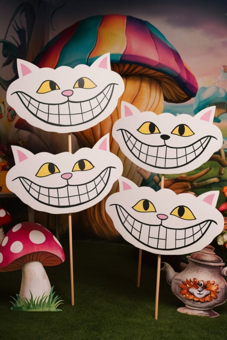 15 DIY Alice In Wonderland Decorations [Easy To Do] – craftydiyers.com