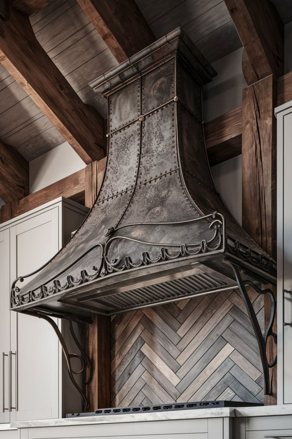 20 DIY Vent Hood Cover [Within Budget] – craftydiyers.com