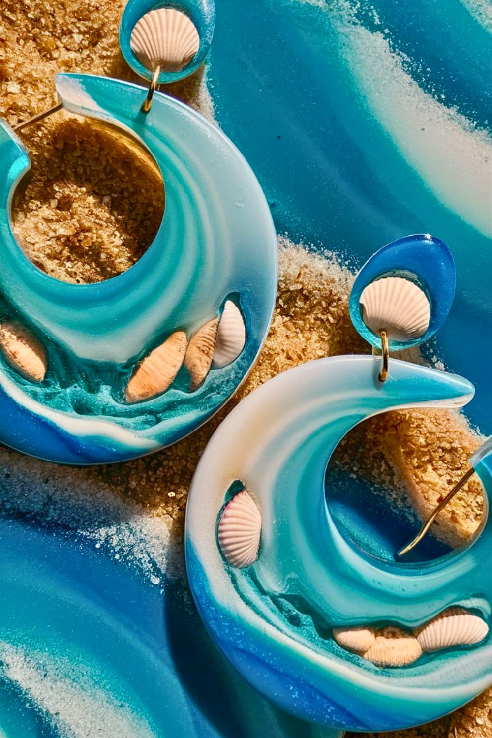 20 Resin Earrings DIY [Make Within Minutes] – craftydiyers.com