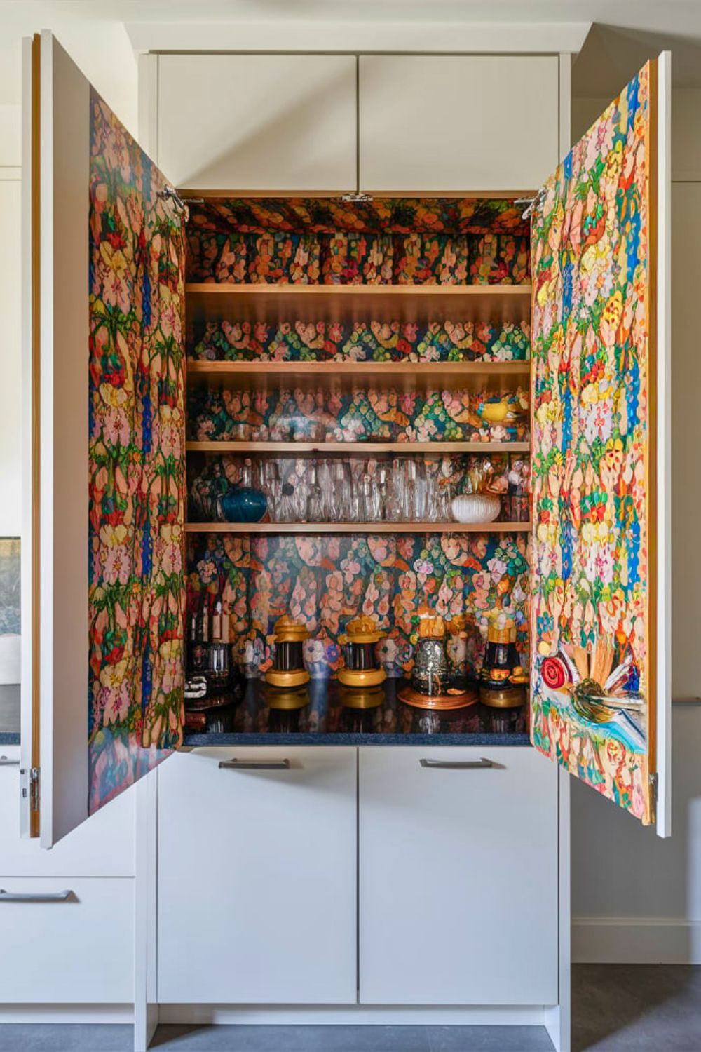 15 DIY Kitchen Cabinets Makeover [Easy To Do] – craftydiyers.com
