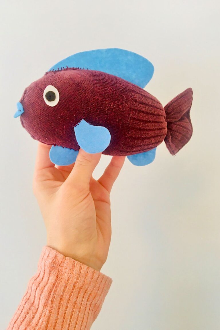 20 DIY Dog Toys [Easy To Make] – craftydiyers.com