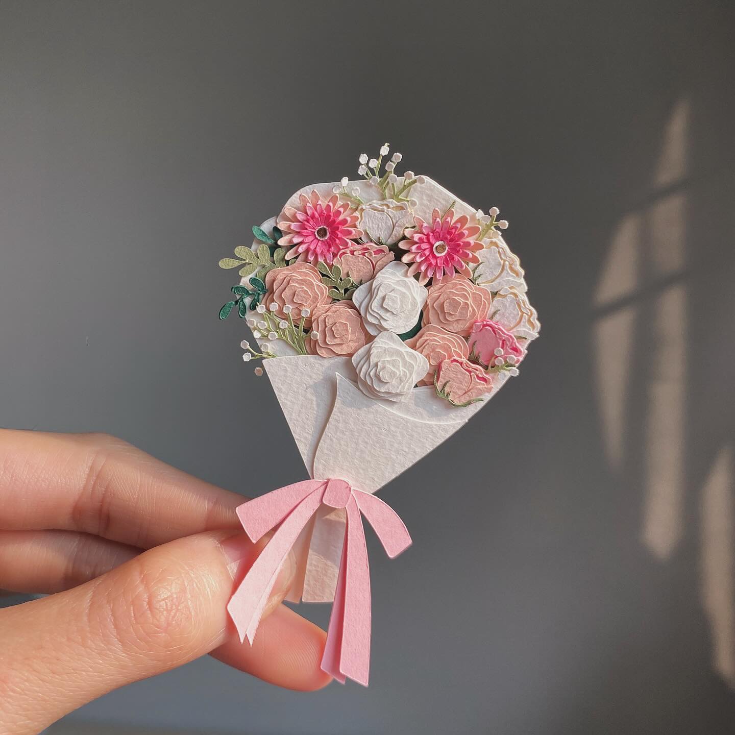 21 DIY Paper Flowers [Make Within Minutes] – craftydiyers.com