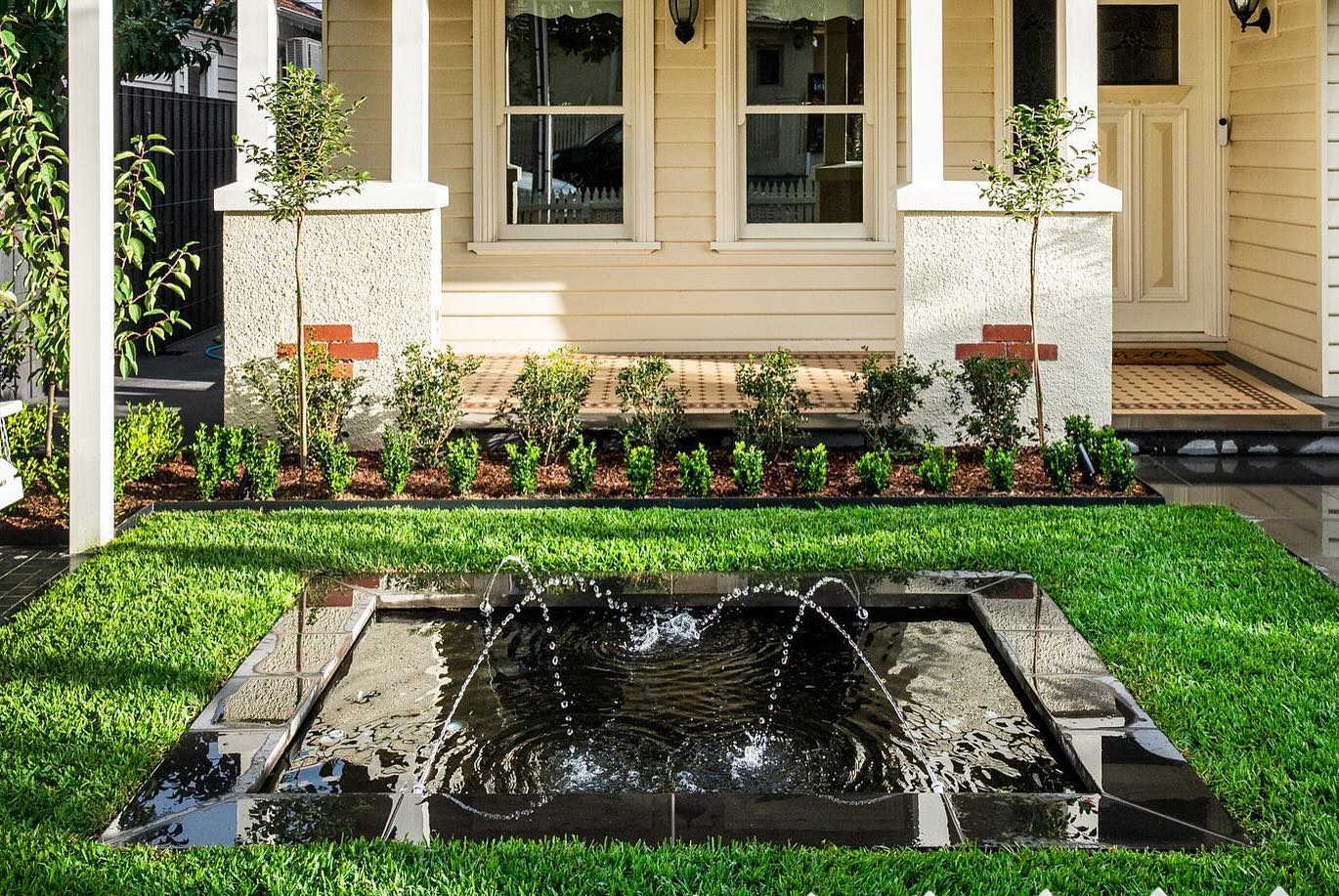 16 Eye-Catching Yard Decor Ideas to Transform Your Outdoor Space ...